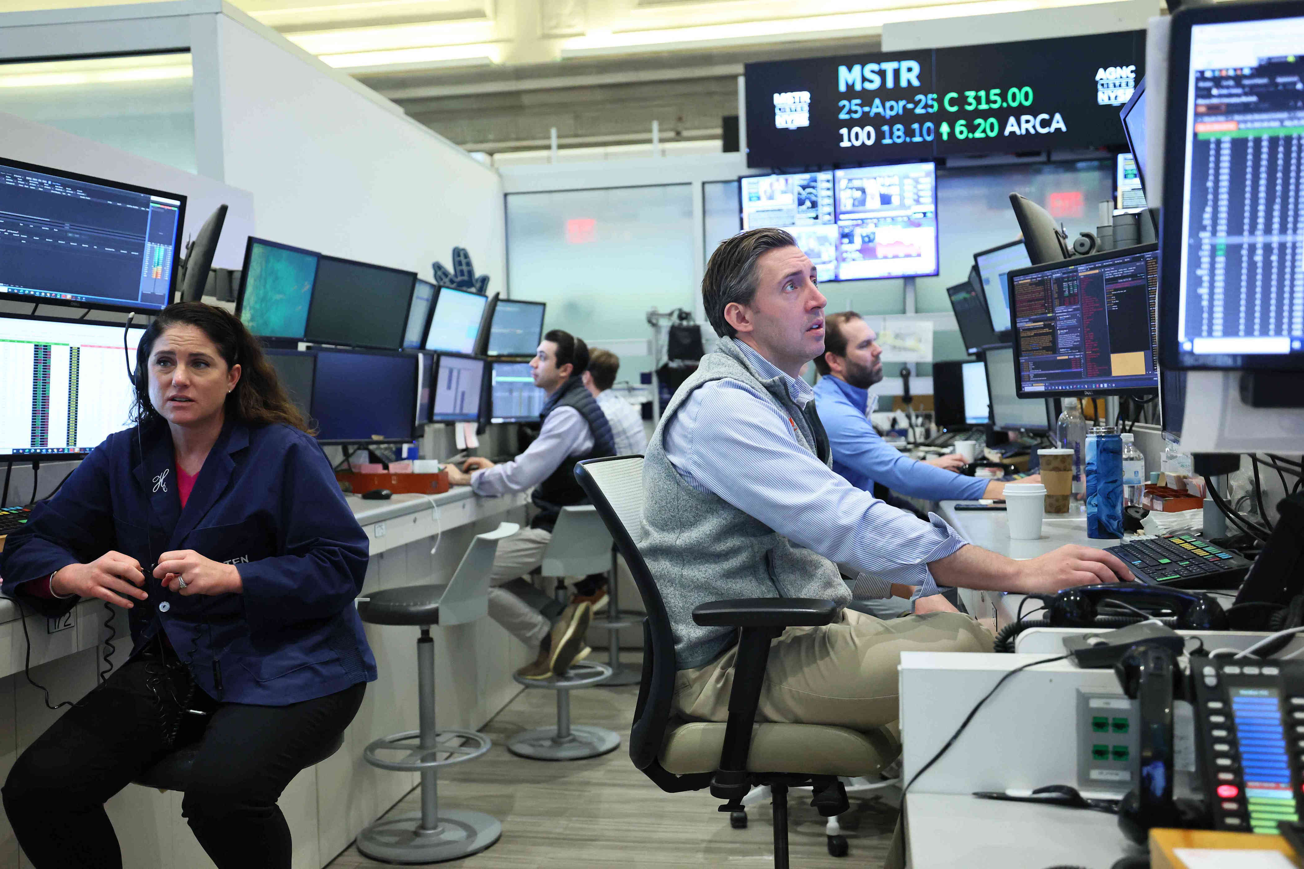 S&P 500 Gains and Losses Today: Equifax Stock Jumps as Earnings Show ...