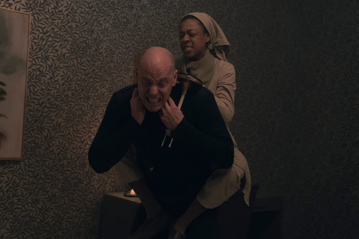 June and Moria’s Undercover Mission on 'The Handmaid’s Tale' Hits Some ...