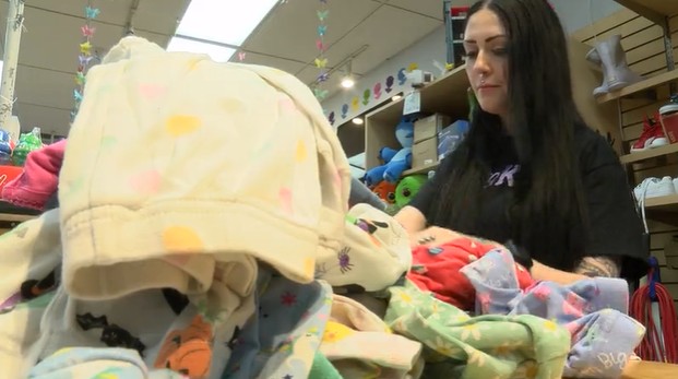 Tariffs raise baby gear costs; secondhand store aids families