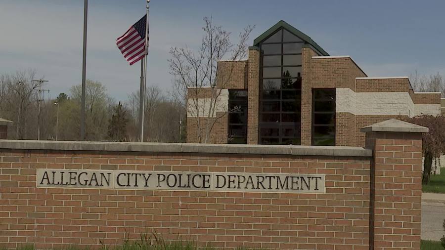 Residents, leaders discuss possible dissolution of Allegan Police ...