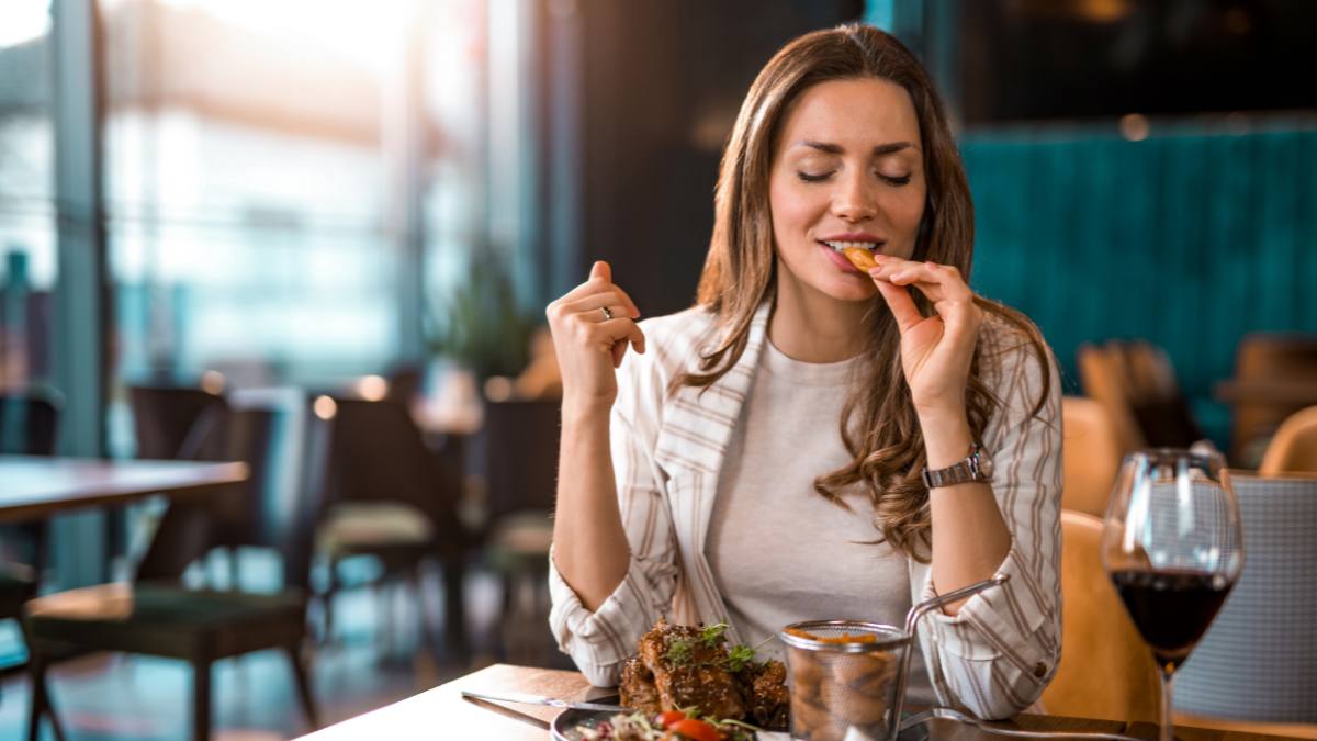 How to Eat Slower to Lose Weight-5 Easy Tips That Actually Work