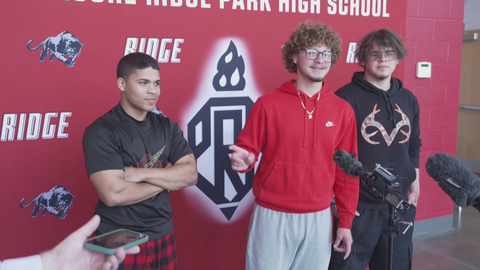 Pleasure Ridge Park High School students save driver from drowning in ...