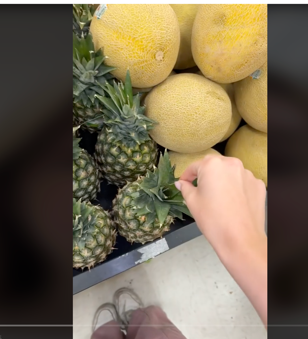 This Ridiculously Simple Pineapple Hack Has Gone Viral For Actually Working, And Millions Of ...
