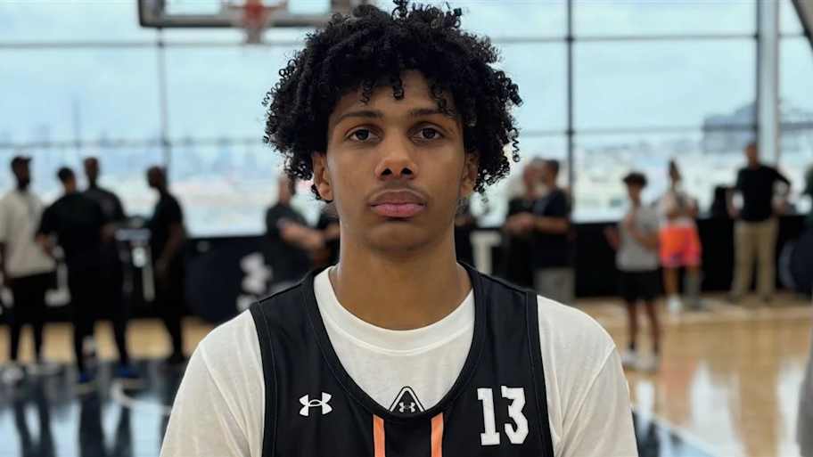 Georgia Hosting Top 30 Recruit Acaden Lewis On An Offical Visit With ...