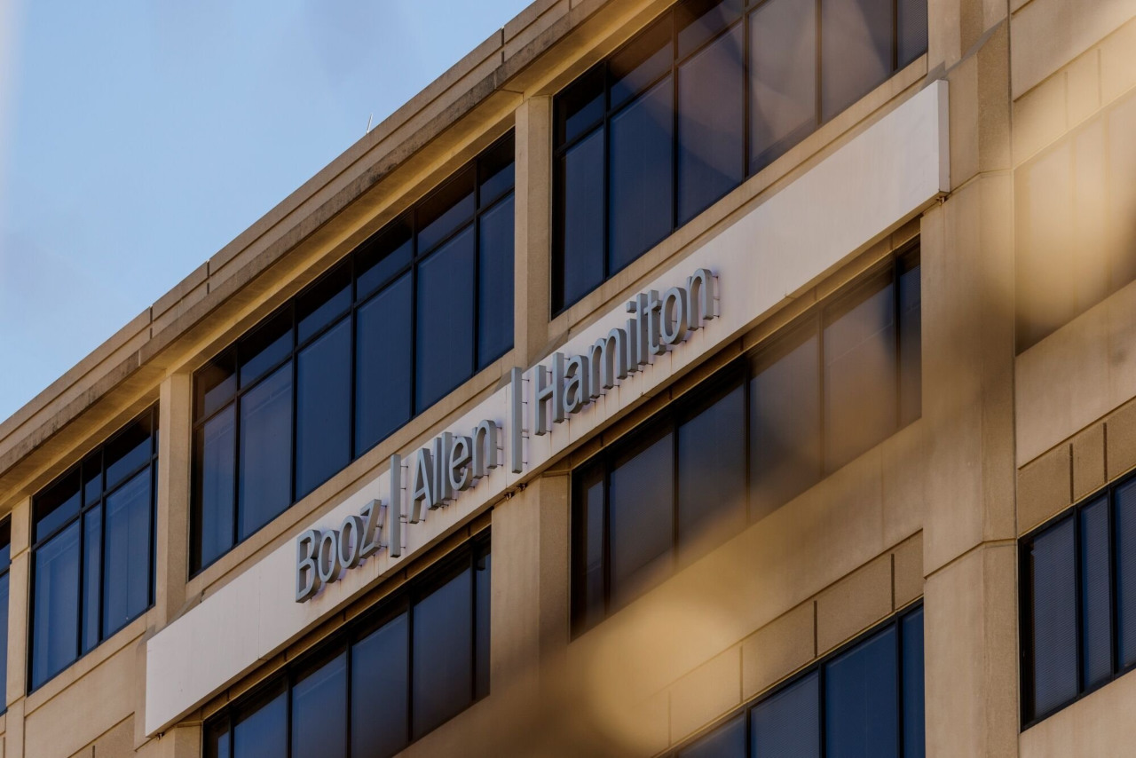 Booz Allen Cuts Jobs, Fiscal-Year Outlook as Government Funding Stalls