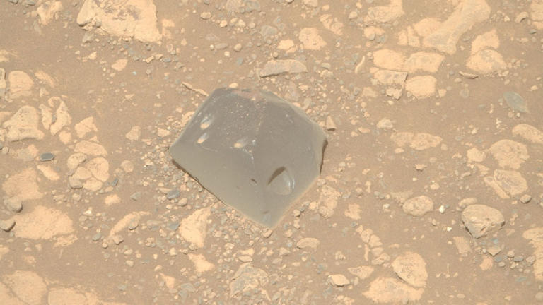NASA rover discovers out-of-place 'Skull' on Mars, and scientists are ...