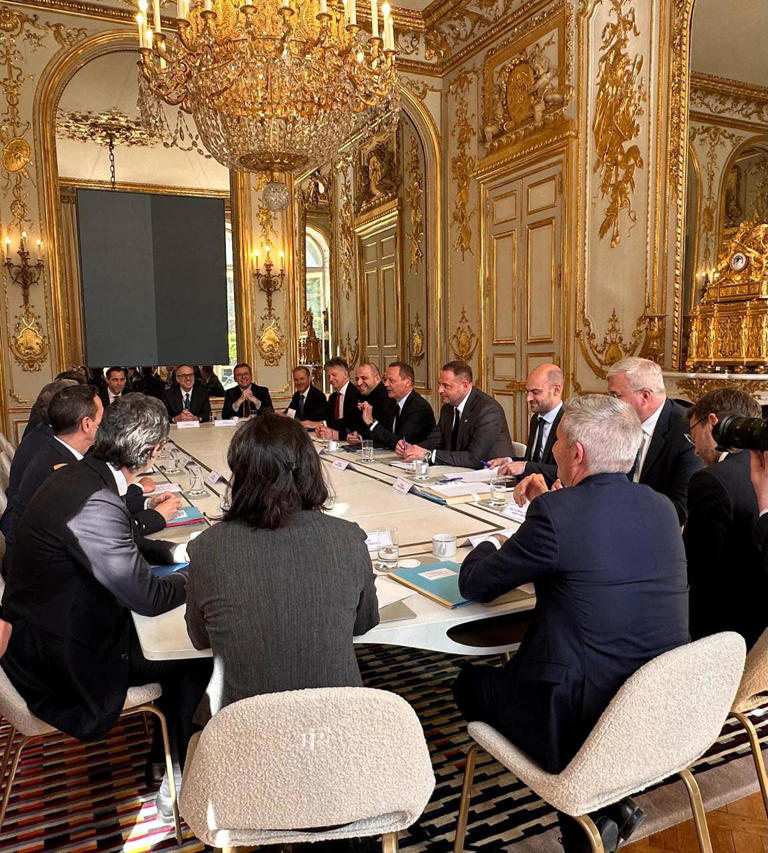 Trump's final push? Is US nearing peace deal on Ukraine, and what are ...