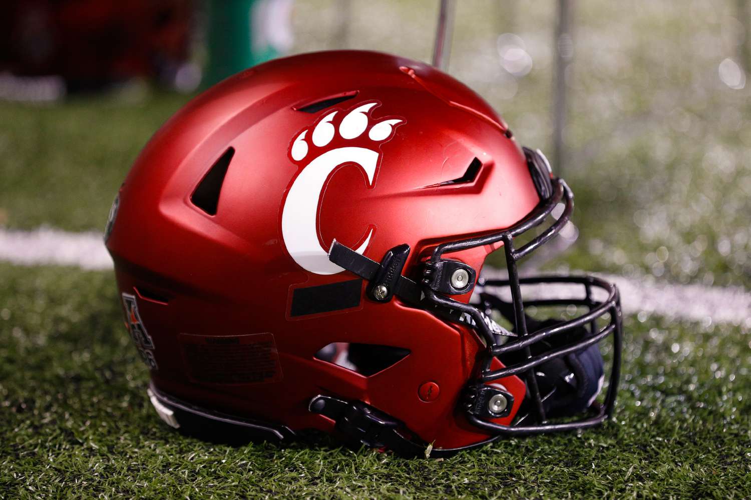 Cincinnati Freshman Football Player Jeremiah Kelly Dies Unexpectedly at ...