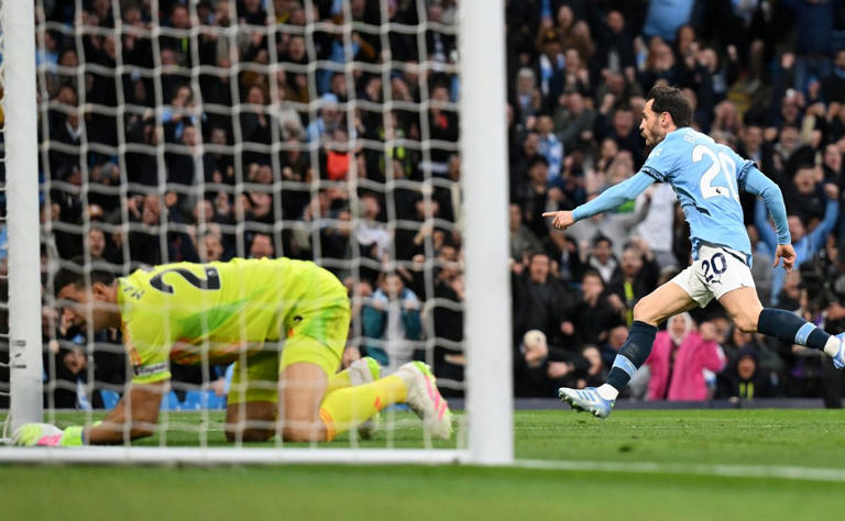 El error de Dibu Martínez en la derrota de Aston Villa ante Manchester City por la Premier League