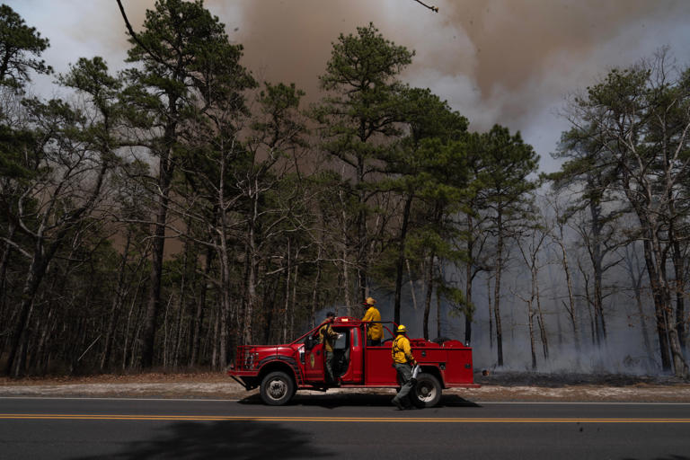 Ocean County fire: Wildfire in Lacey, Waretown grows to 8,500 acres ...