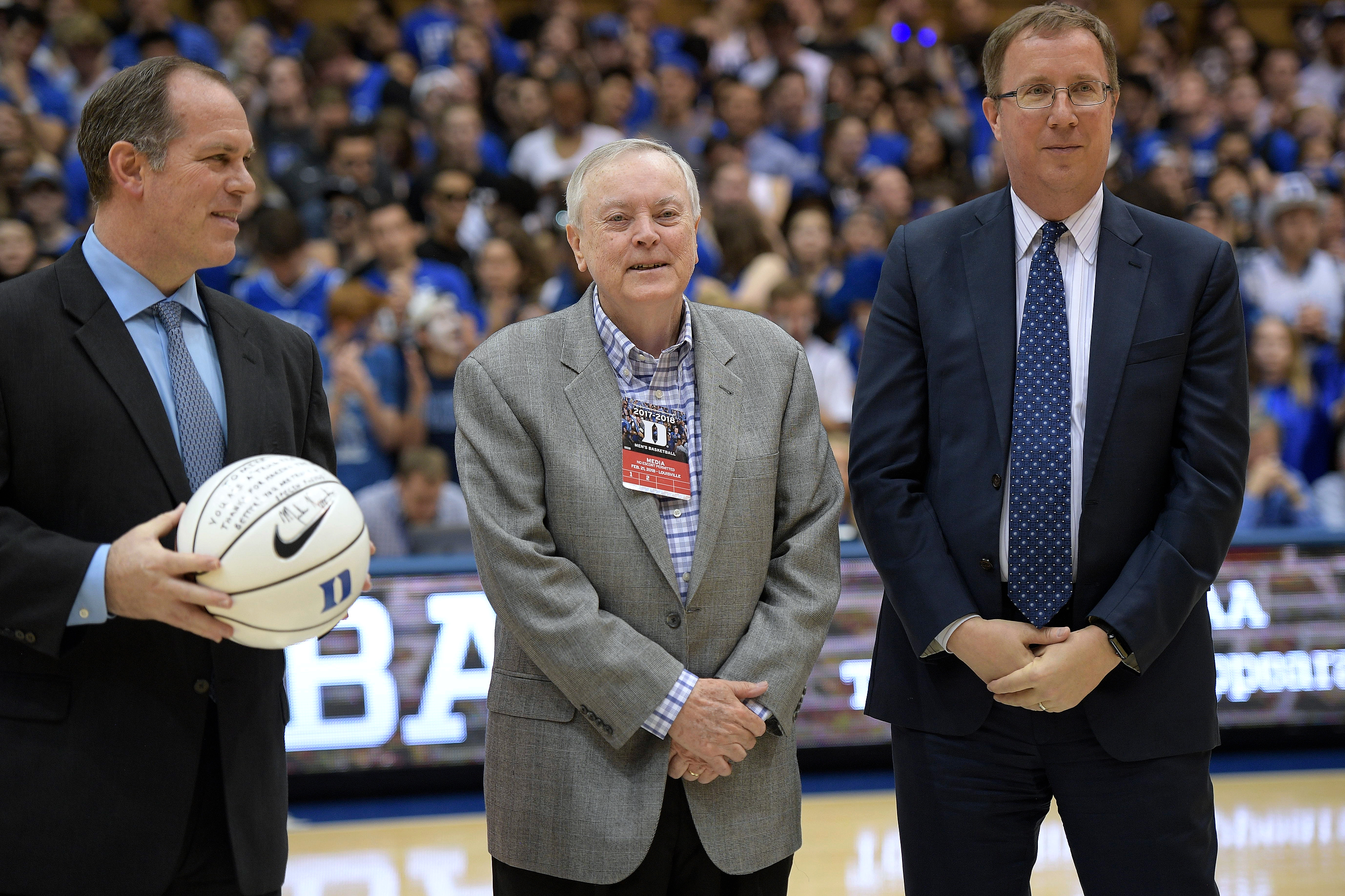 Mike Patrick, longtime voice of NFL games on ESPN, dies at 80