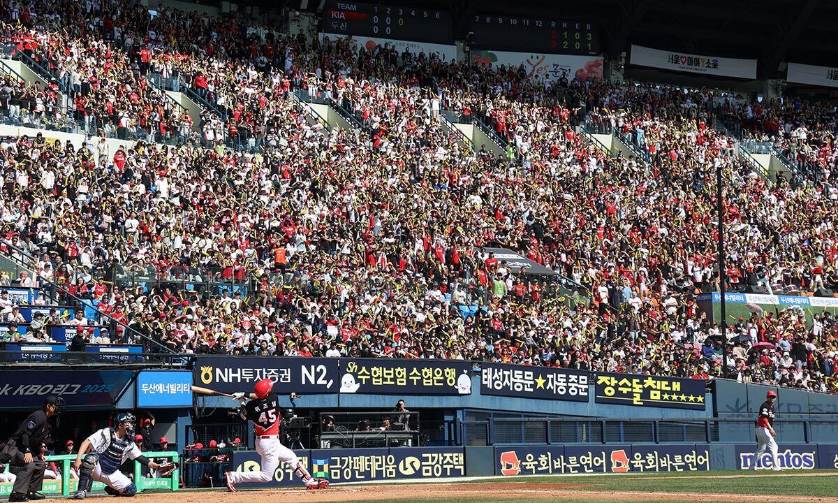 최소 경기 200만 달성…거침없는 KBO 흥행 돌풍 매진만 42%