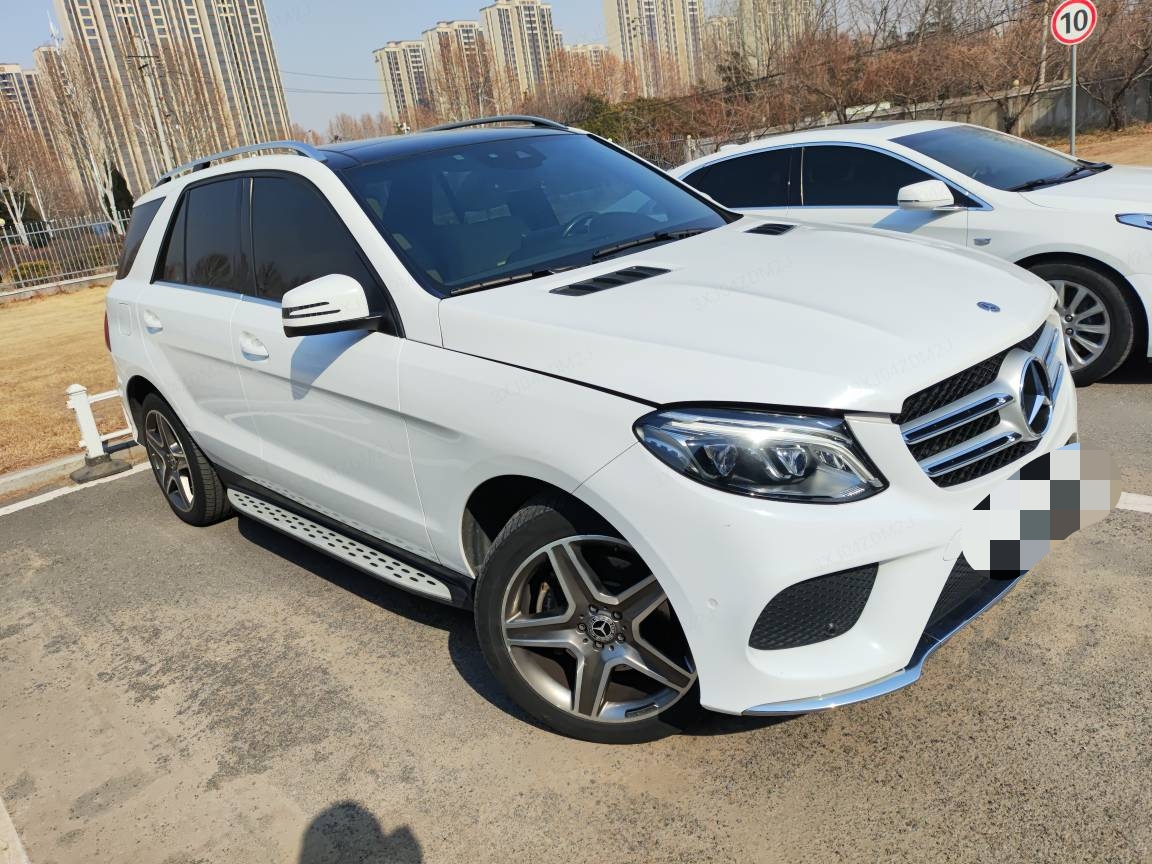 奔驰 奔驰GLE 2017款 GLE 320 4MATIC 动感型实拍图