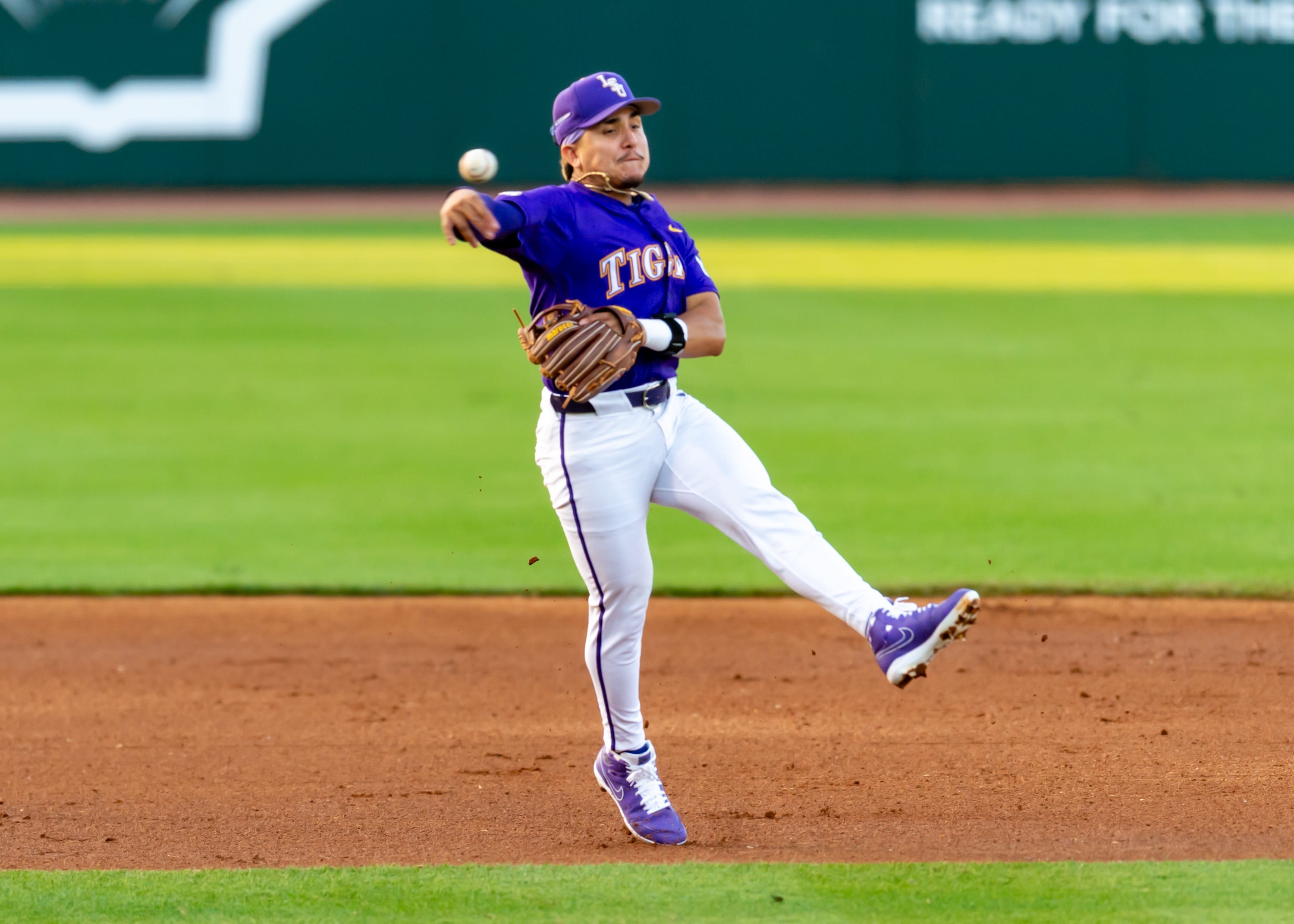 LSU gets run-ruled by the Demons, loses first midweek game of season