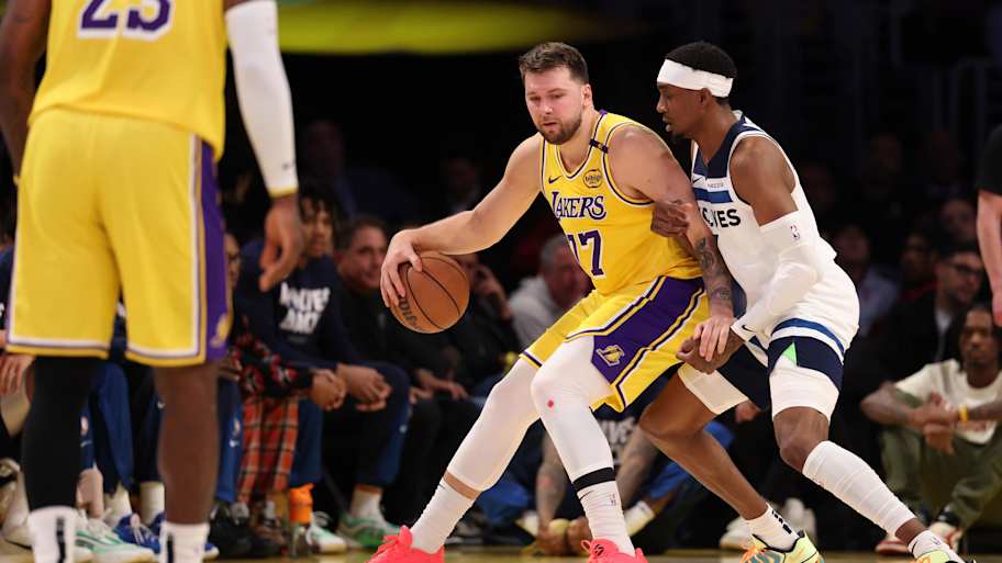 Timberwolves' fourth-quarter rally falls short in Game 2 loss to Lakers
