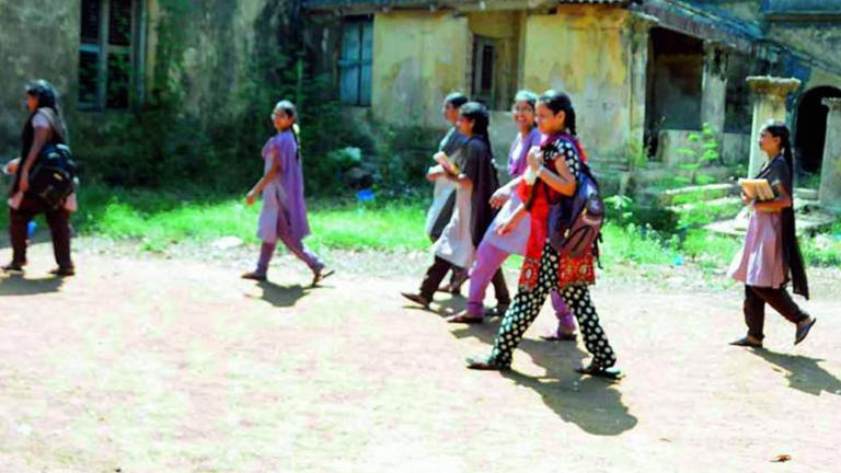 Andhra: వేసవి సెలవులు ఎంజాయ్ చేయాలనుకుంది.. అంతలోనే స్కూల్‌ను తిరిగి ...