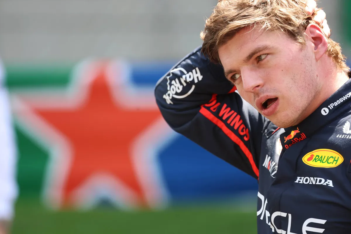 Van Overdijk: "Seria fantástico se Verstappen tivesse um uniforme diferente"