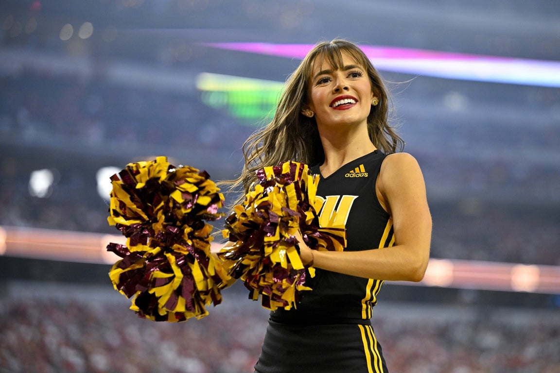 Fantastic cheerleader photos from the 2024 college football season
