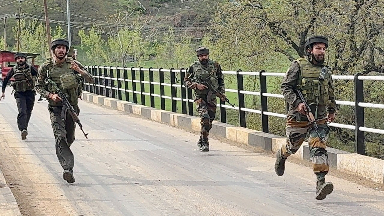 Army kills 2 terrorists, foils infiltration bid in Baramulla post ... Army kills 2 terrorists, foils infiltration bid in Baramulla post ...