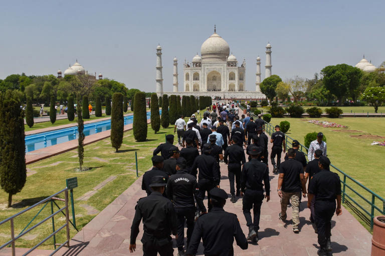 JD Vance to visit Agra's Taj Mahal today after Jaipur's Amber Fort: US ...