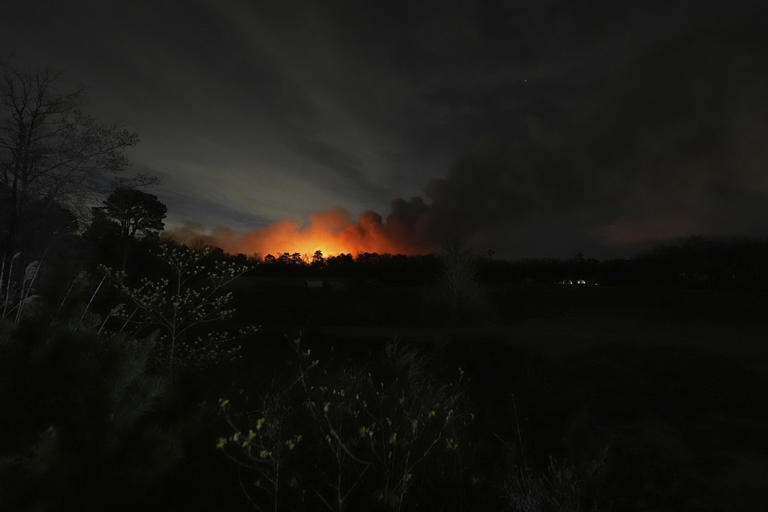 New Jersey forest fire prompts thousands of evacuations and closes a ...