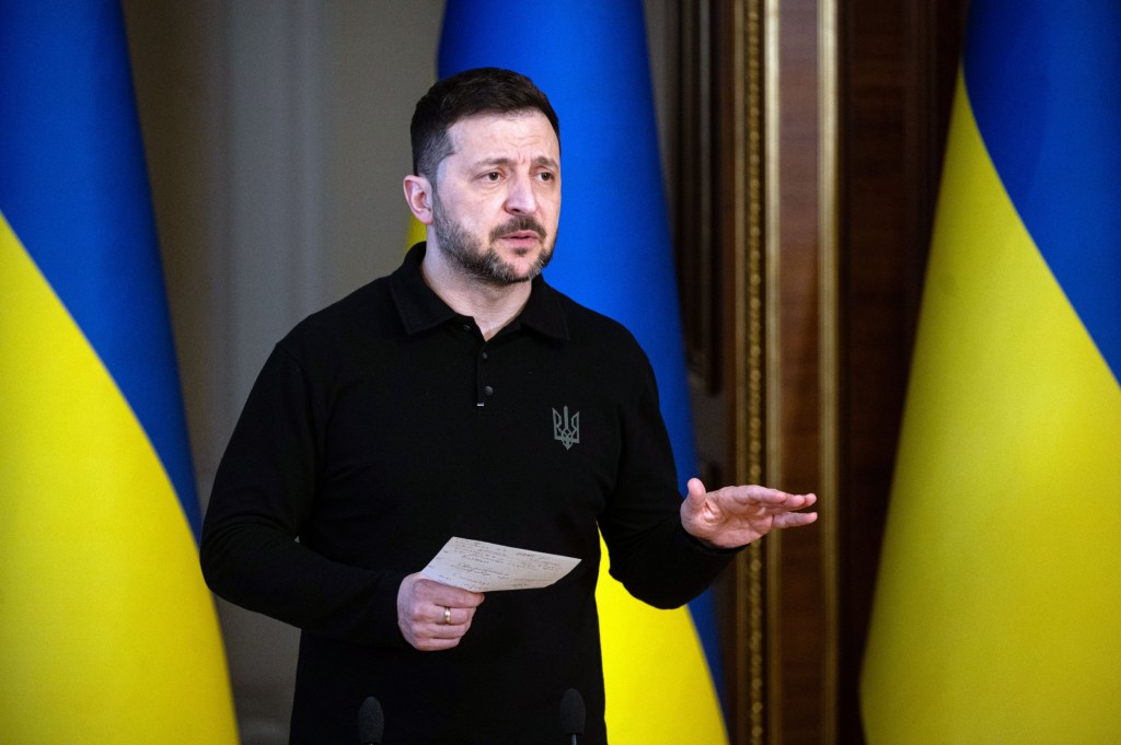 Key figures pull out of crunch Ukraine peace summit in London today