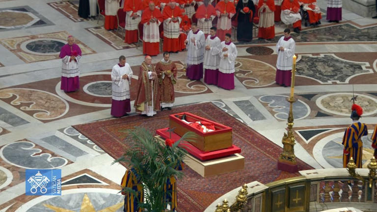 Bells toll as Pope Francis’ body is transferred to St. Peter’s Basilica ...