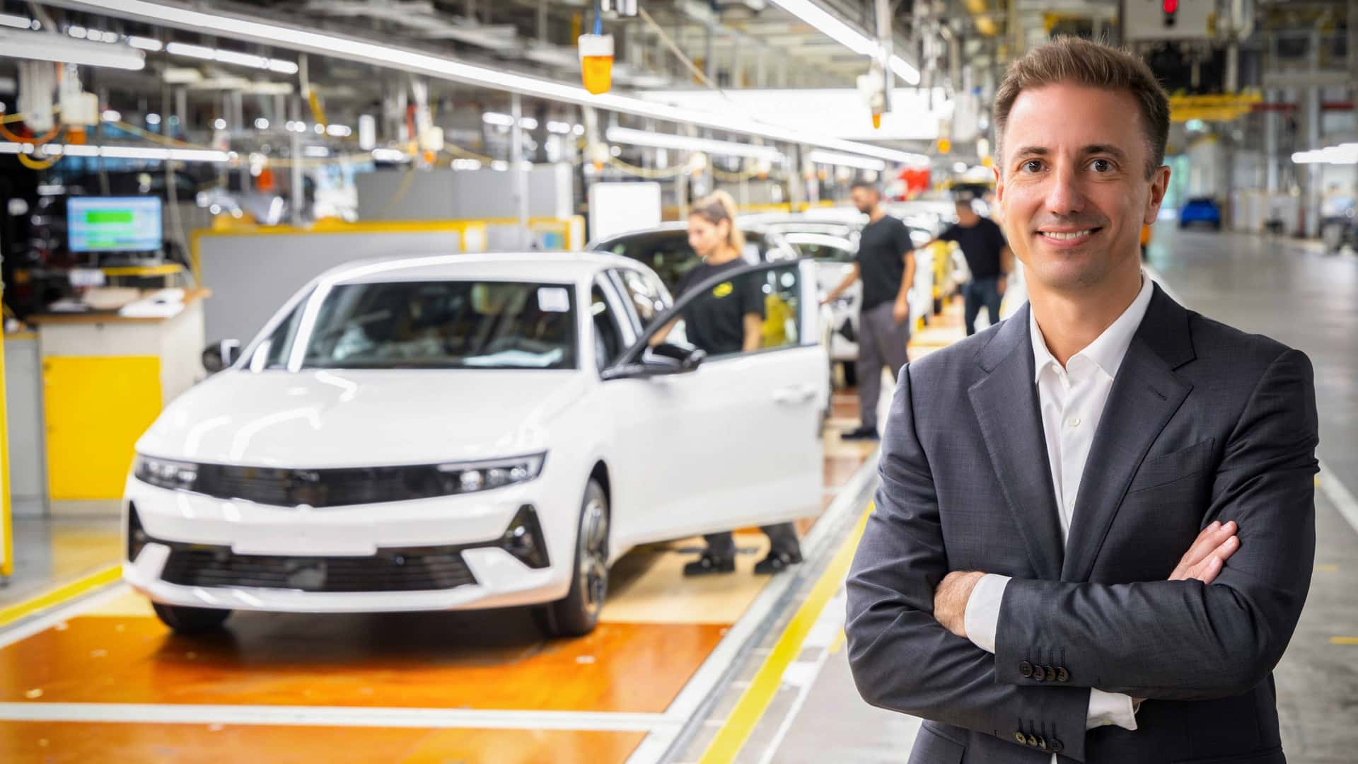 Opel CEO'su Florian Huettl 3 yıl daha markanın başında!