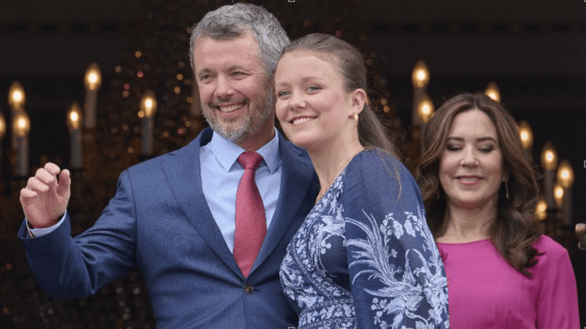 Mary di Danimarca sulla carrozza d’oro e al sontuoso gala. Con un ...