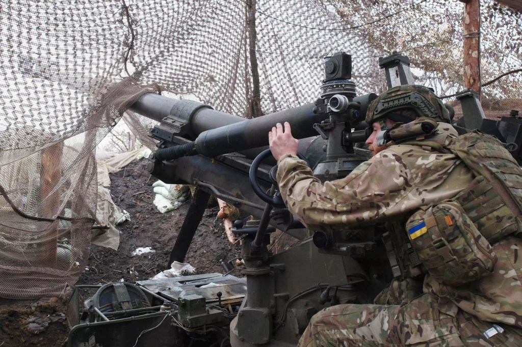 Key figures pull out of crunch Ukraine peace summit in London today