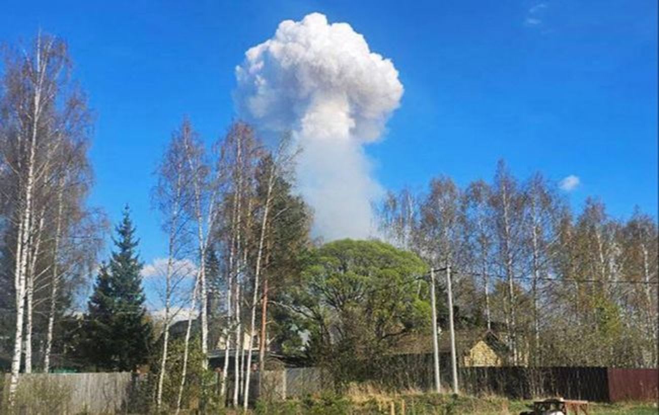 Fire engulfs 51st GRAU arsenal in Russia after yesterday's explosions