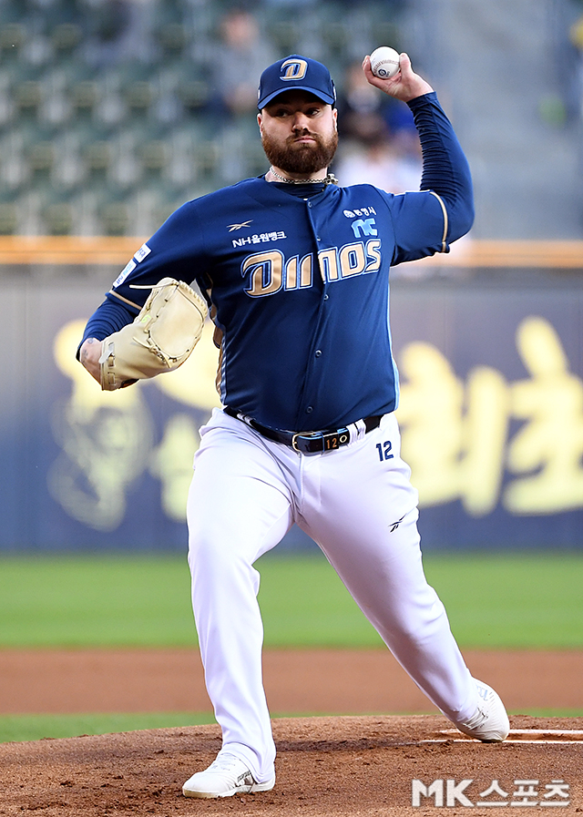 역투하는 NC 로건 [MK포토]