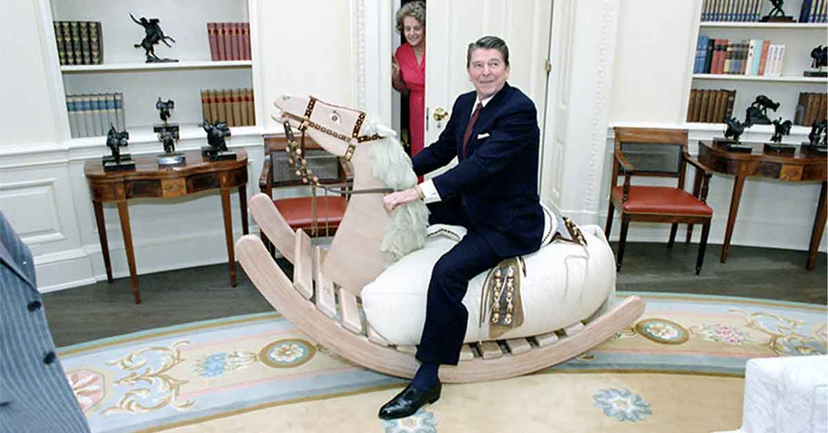 25 Behind-The-Scenes Photos Of The Reagan Administration