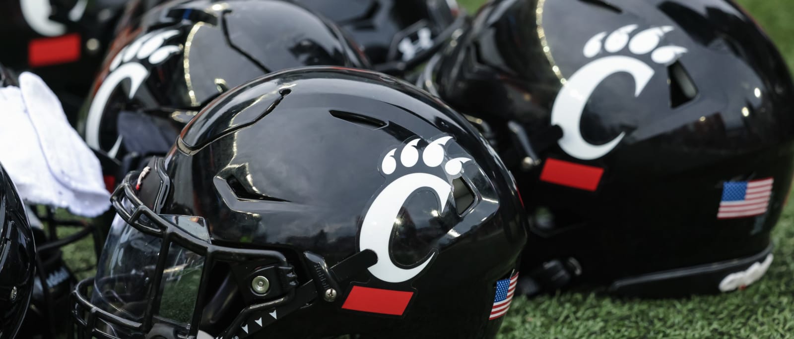 Cincinnati Football’s Jeremiah Kelly Unexpectedly Dies At 18