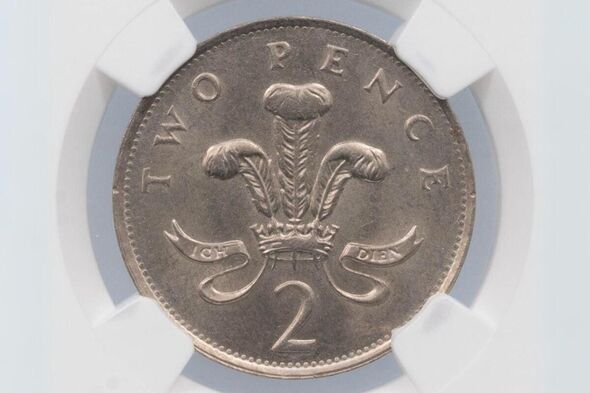 Rare 2p coin could fetch incredible £400 at auction - Is one in your ...