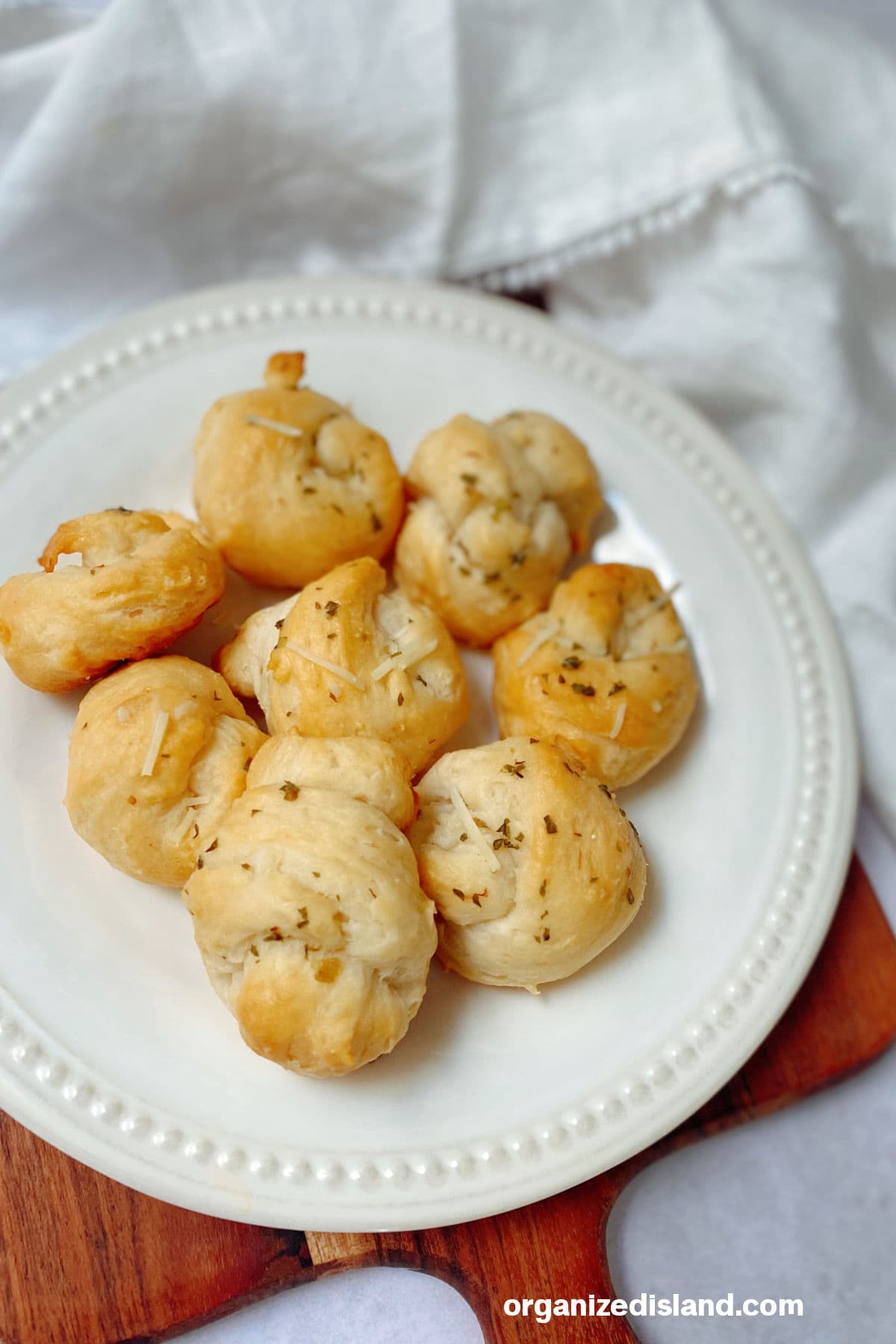 Easy Buttery Biscuit Garlic Knots Recipe
