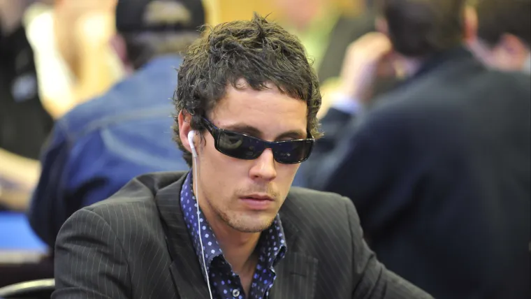 Poker hand strength: Analyzing position, strength, board texture, tells ...