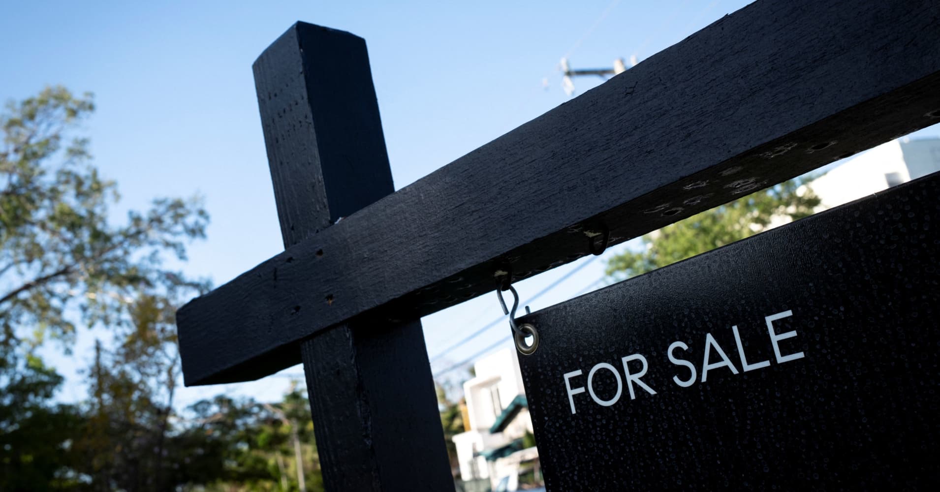 Mortgage demand drops after interest rates jump to the highest level ...