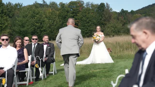 Couple includes terminally ill dog in heartwarming wedding celebration ...