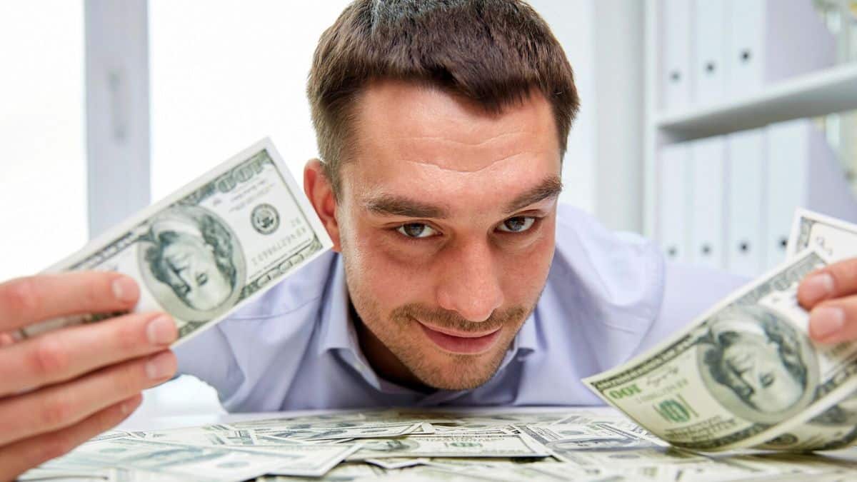 14 Status Symbols That Separate the Affluent from the Average