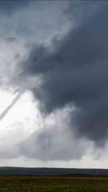 Mesmerizing Rope-Out Storm Sequence Captured South of McLean