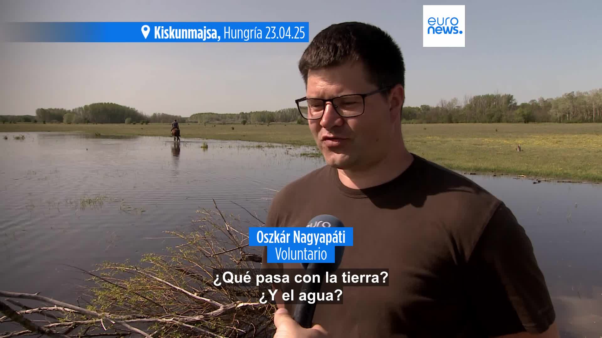 Una localidad de Hungría reverdece con trabajo un banco de arena desierto