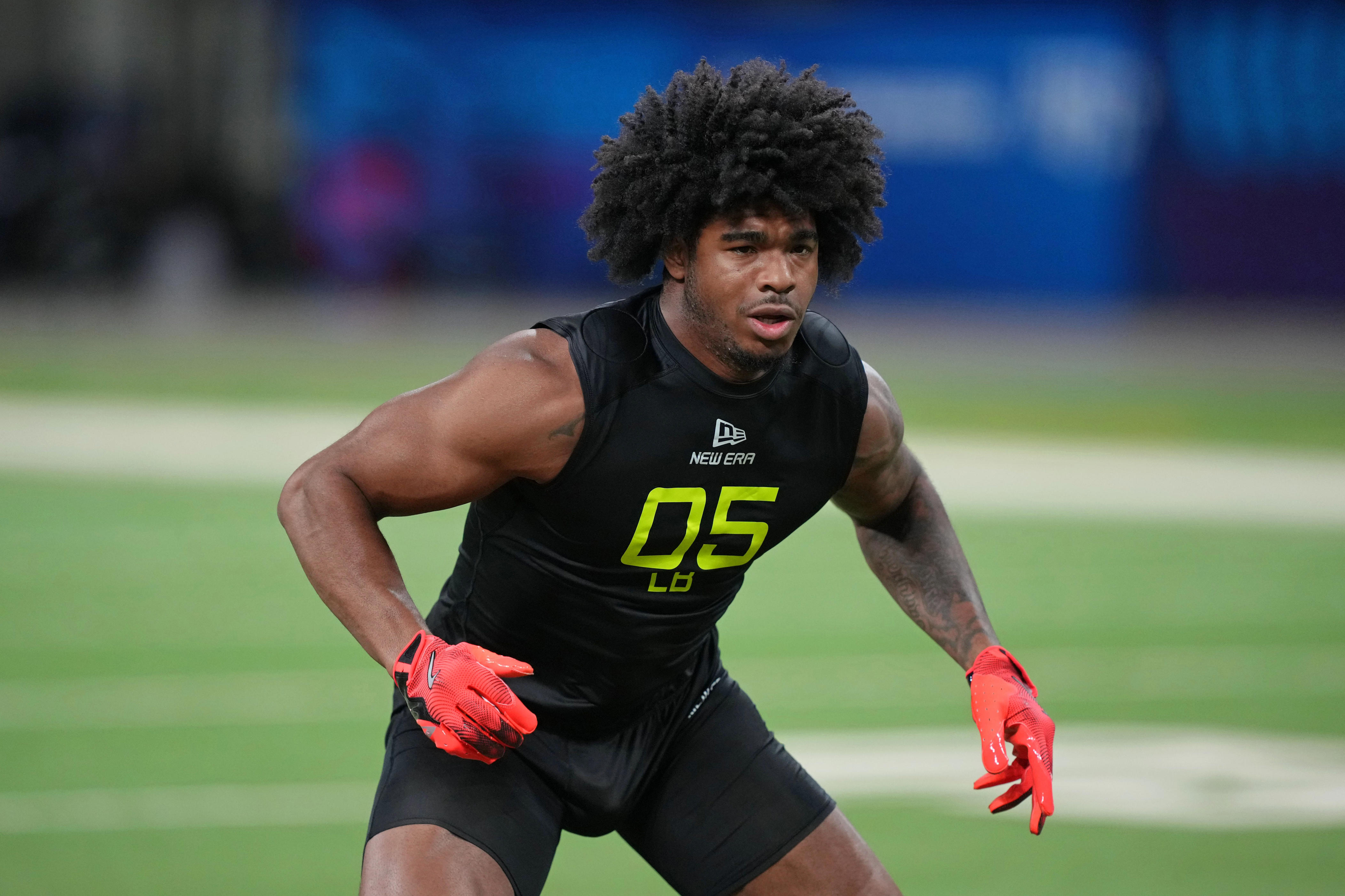 Broncos pick star linebacker in 2025 NFL mock draft