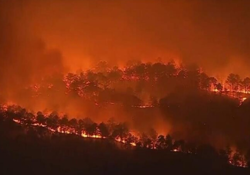 New Jersey wildfire continues to burn as state of emergency declared
