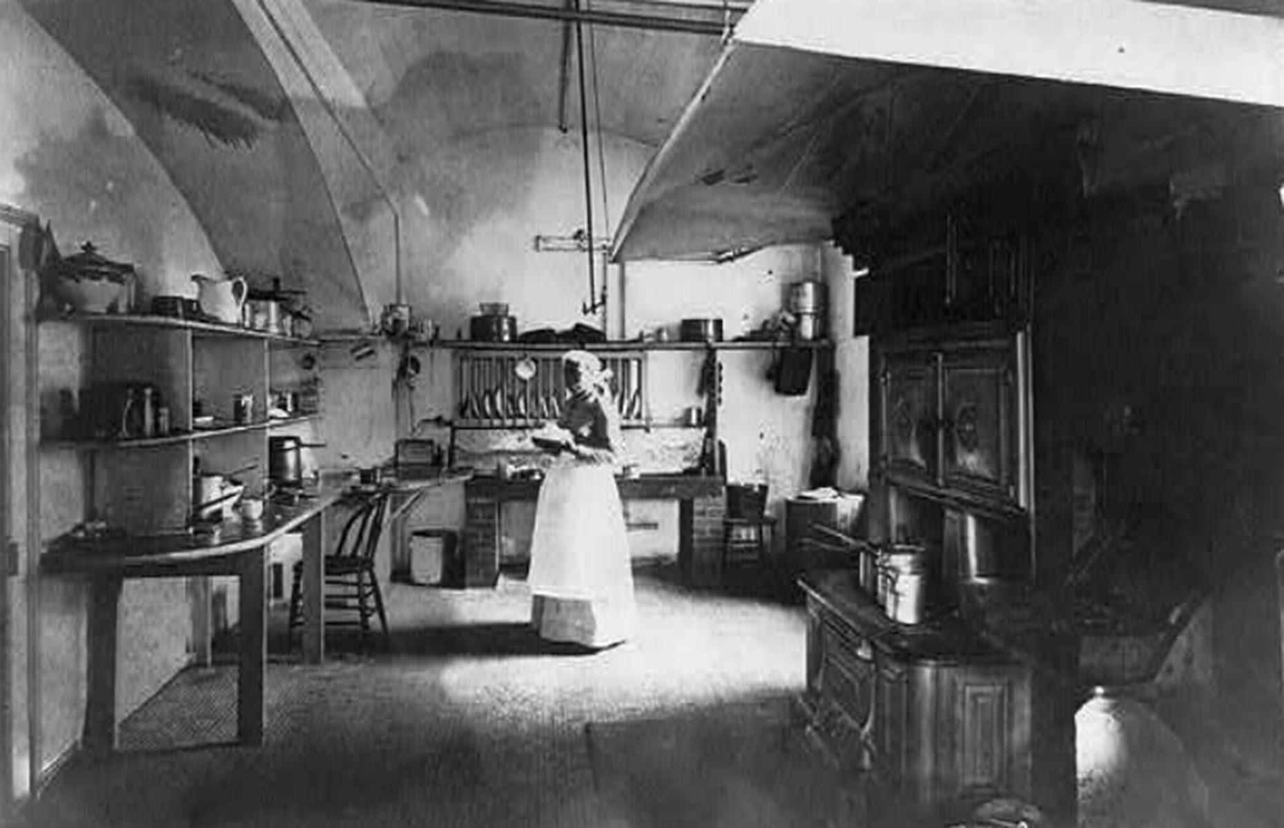 21 rare archival photos that reveal the secrets of America's stately homes