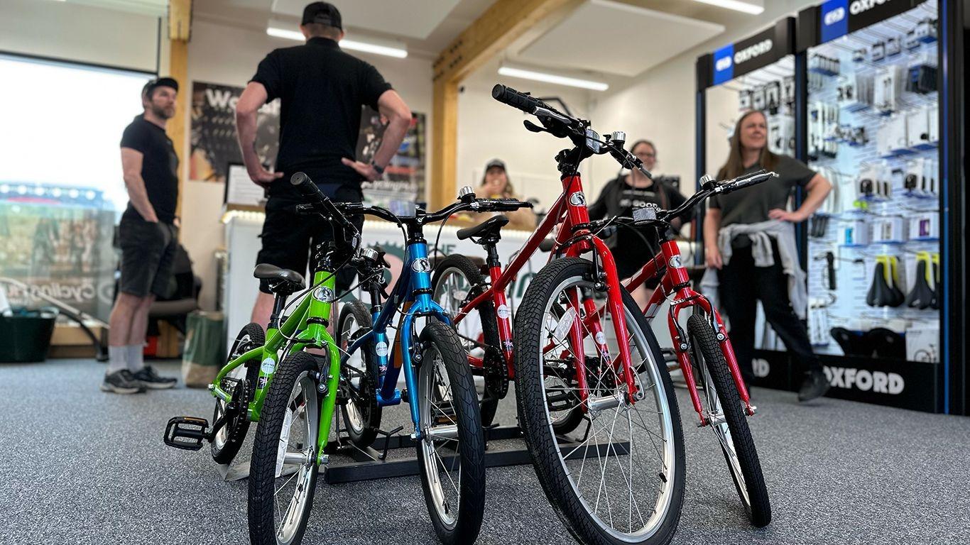 New Linmere Cycling Hub opened by Houghton Regis Mayor