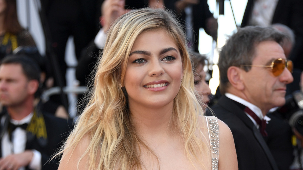 La « pression » monte pour Louane à moins d'un mois de l'Eurovision