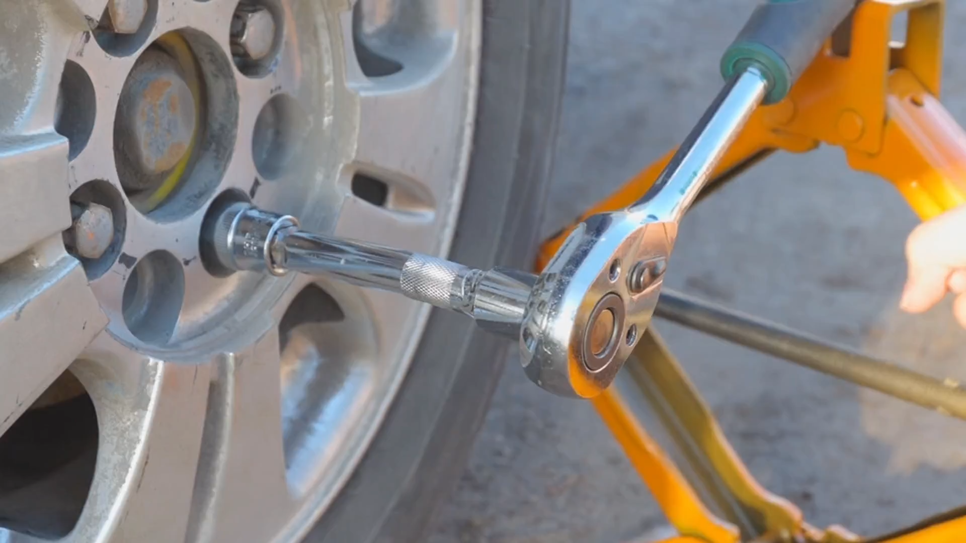 HACK Your Car: Stuck WHEEL? Here's The Fix! 👍🏼