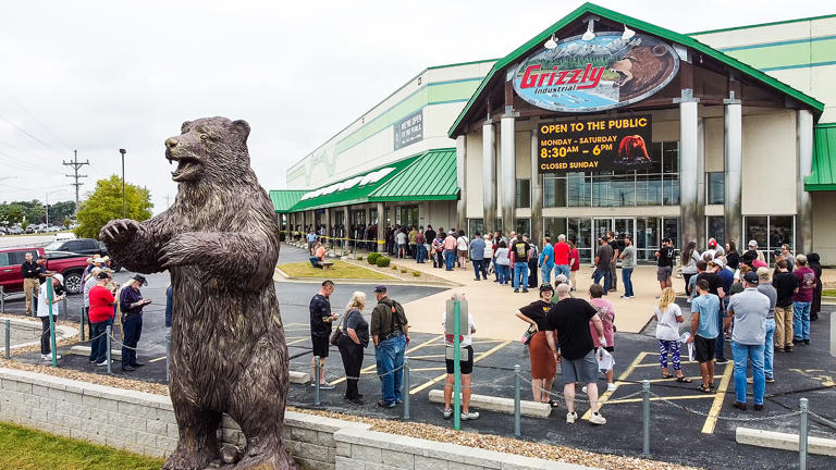 Annual Event: Grizzly Industrial's Tent Sale