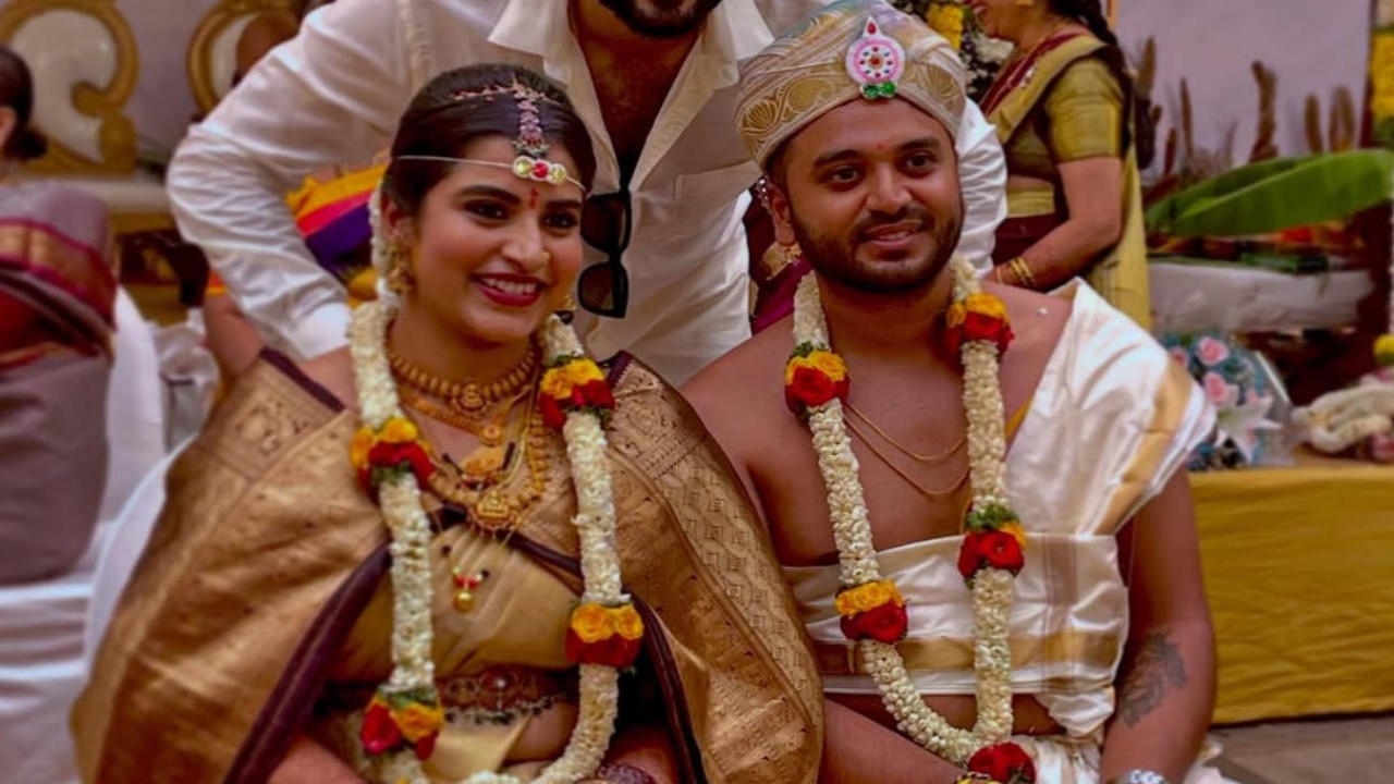 Archana Kottige ties the knot with cricketer BR Sharath; celebs like ...